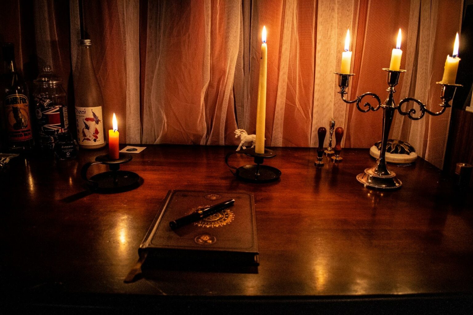 Medieval Candle Holders: The Fusion of Timeless Antiquity & Stylish Charm